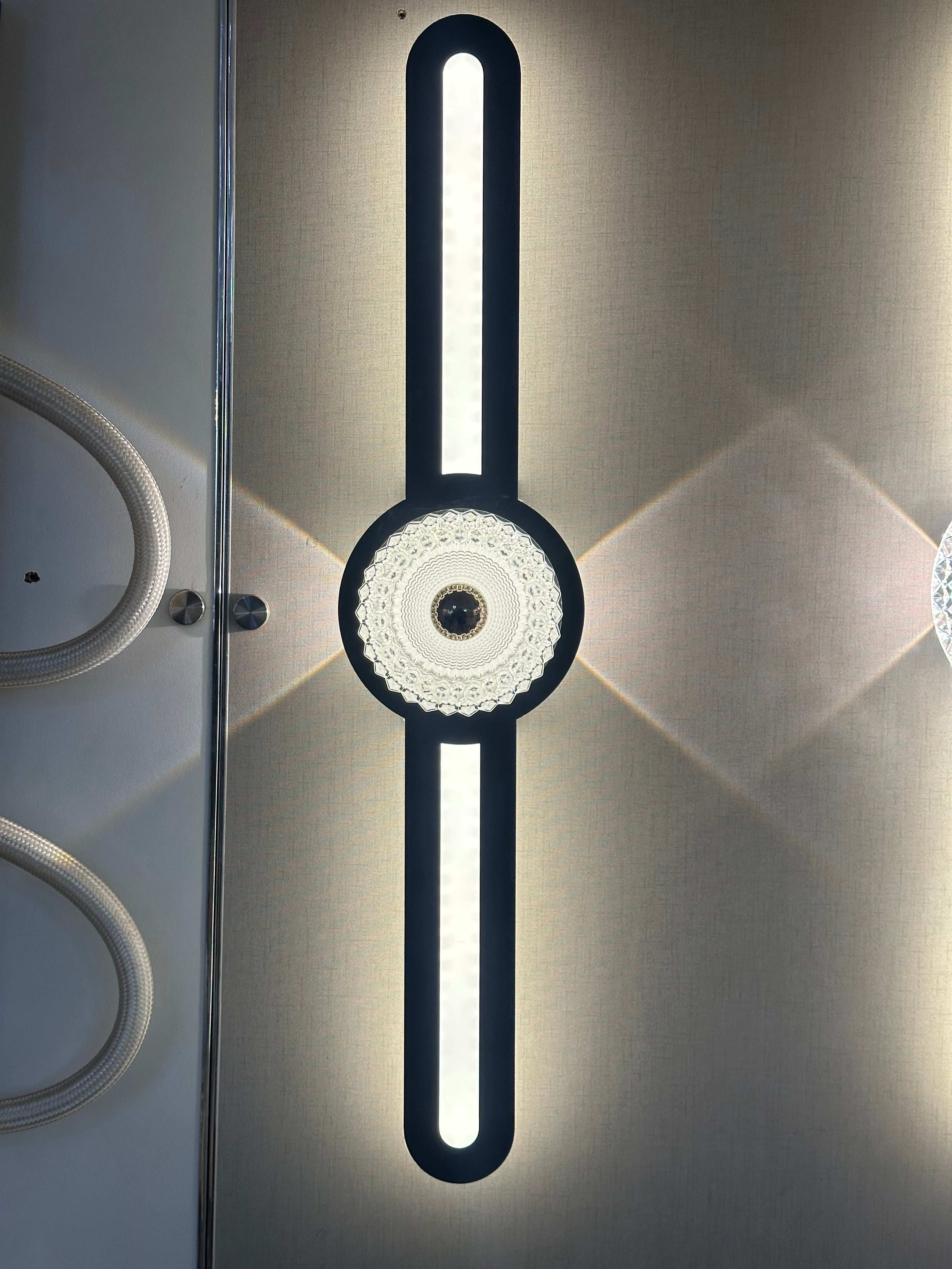 SleekRay Modern Linear Wall Light – Nadeem Lights