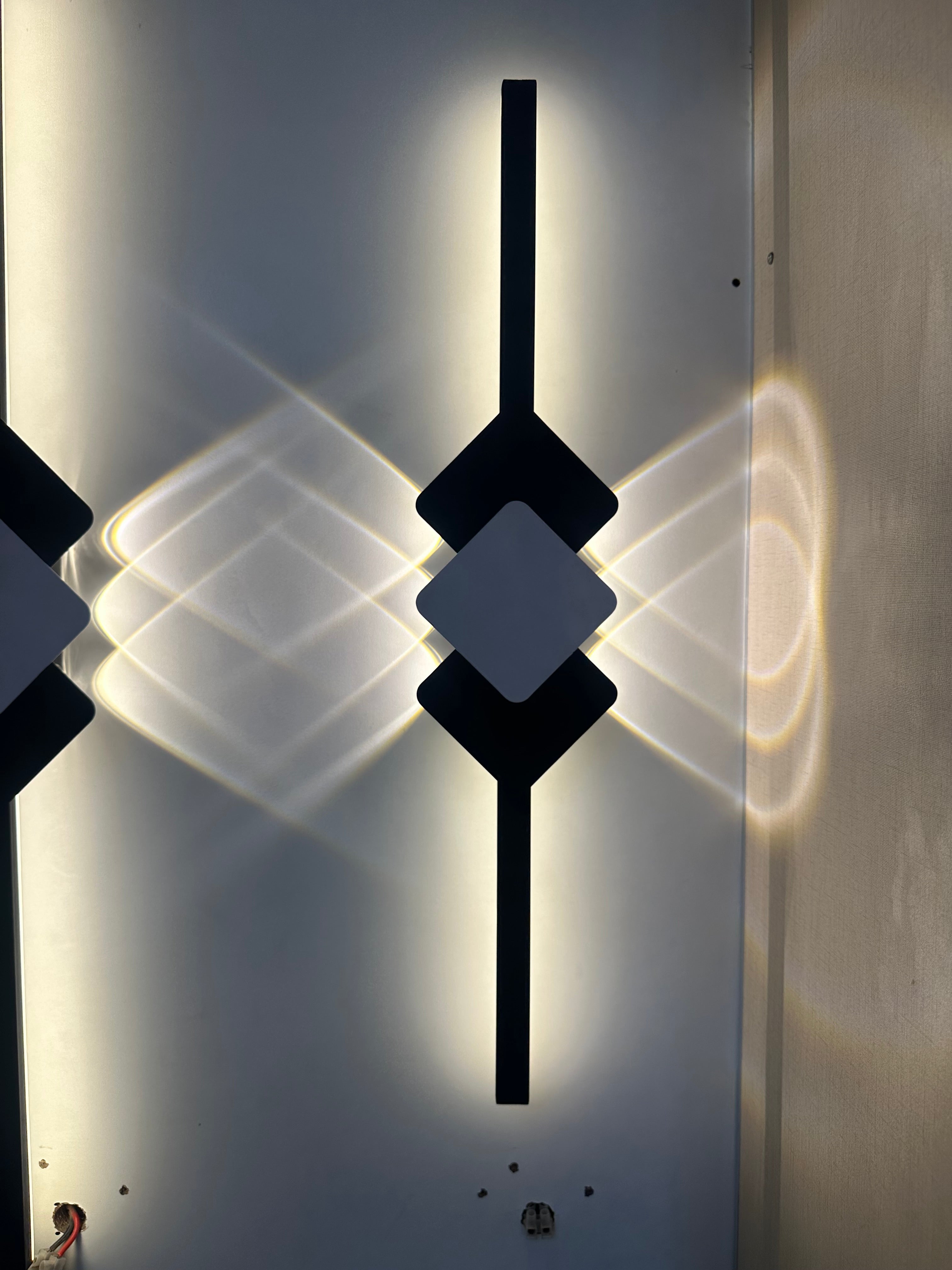 Modern Wall Light – Nadeem Lights