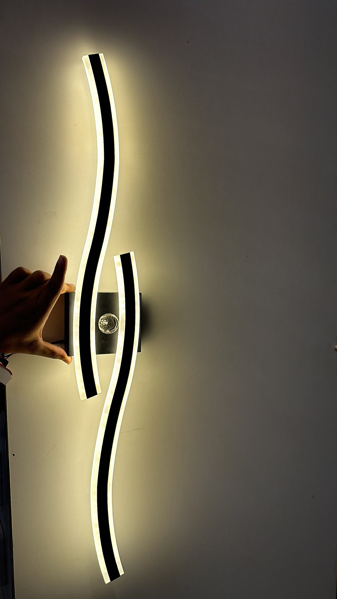 Modern Curve Wall Light – Nadeem Lights